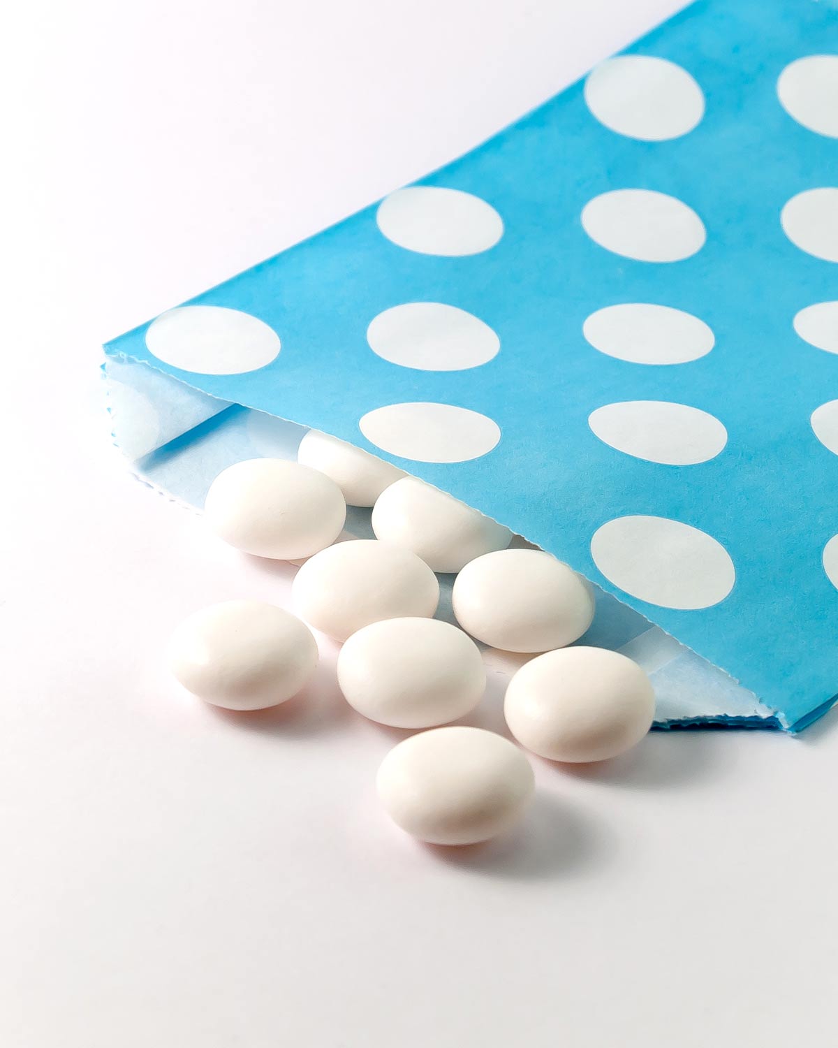 Polka-dot-goodie-bags-blå - Festissimo